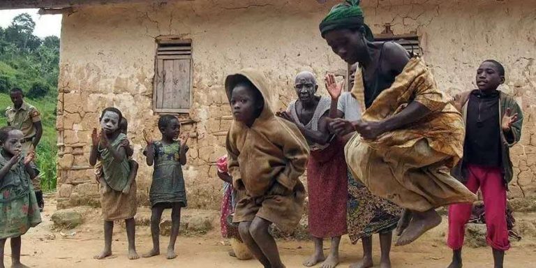 The Batwa People & Cultural Experiences | Primate World Safaris